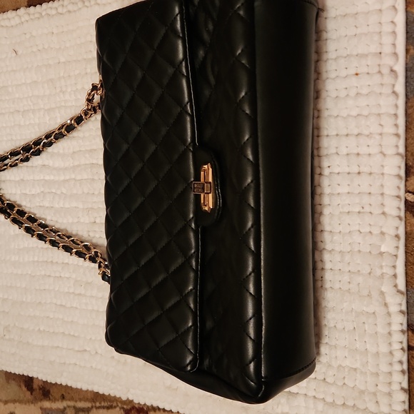 Badgley Mischka | Bags | Badgley Mishka Quilted Vegan Leather Bag ...